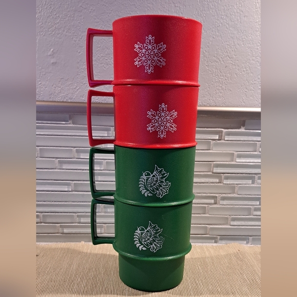 Tupperware | Holiday | Tupperware Christmas Stacking Red And Green Mugs ...